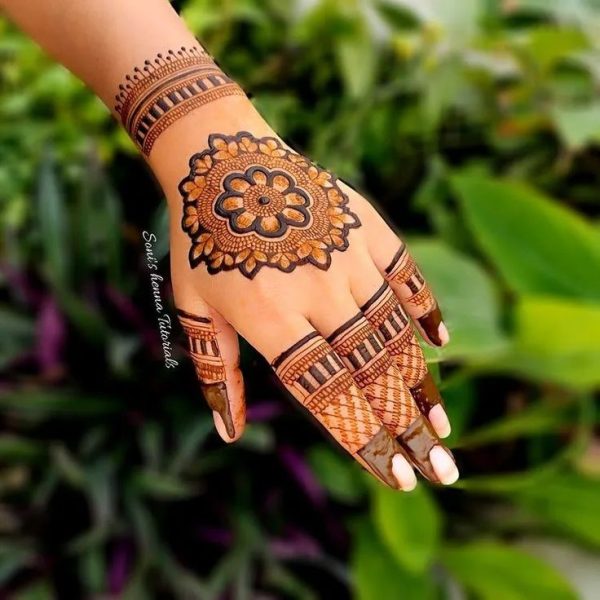 Unique Back hand Bridal Mehndi Design - Wedding Secrets