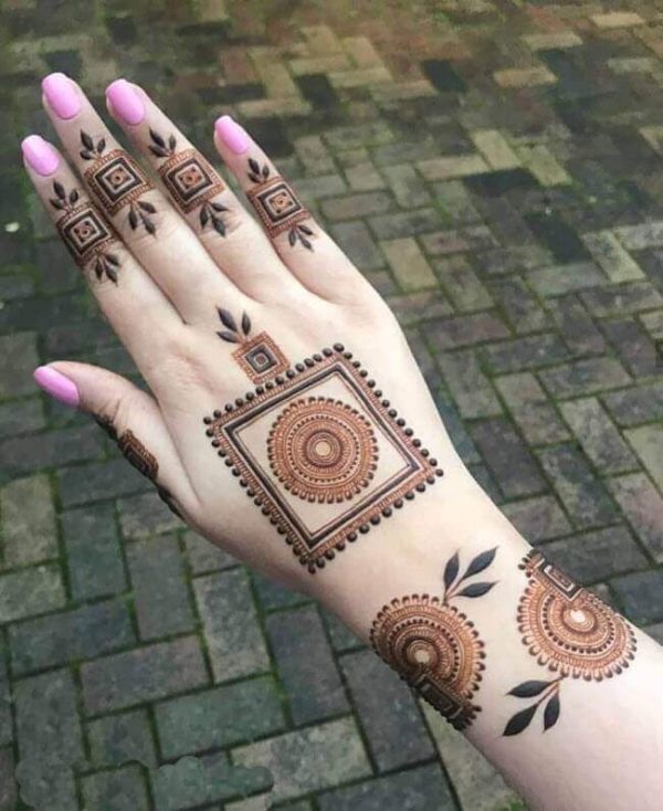Unique Back hand Bridal Mehndi Design - Wedding Secrets