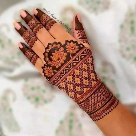 Unique Back hand Bridal Mehndi Design - Wedding Secrets