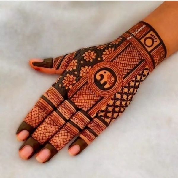 Unique Back hand Bridal Mehndi Design - Wedding Secrets