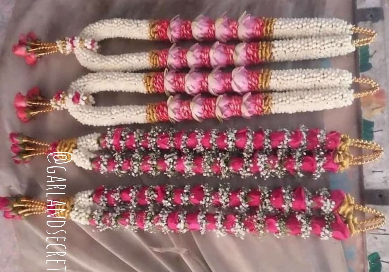 Best Wedding Flower Garlands for Bride & Groom | Weddingsecrets