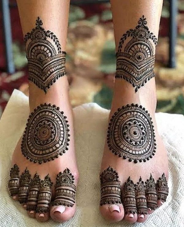 27 Latest Mehndi Design For Feet - Wedding Secrets