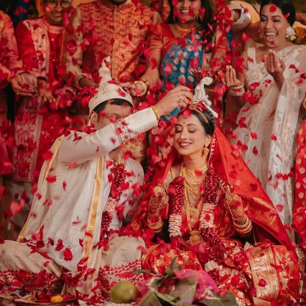 Unique Back hand Bridal Mehndi Design - Wedding Secrets